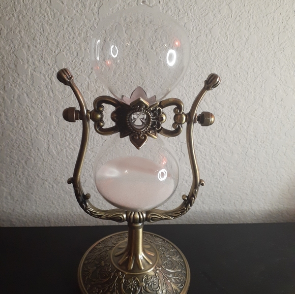 Accents | Exquisite Vtg Ornate Brass 9 Rotating 5 Mt Hourglass Stand ...